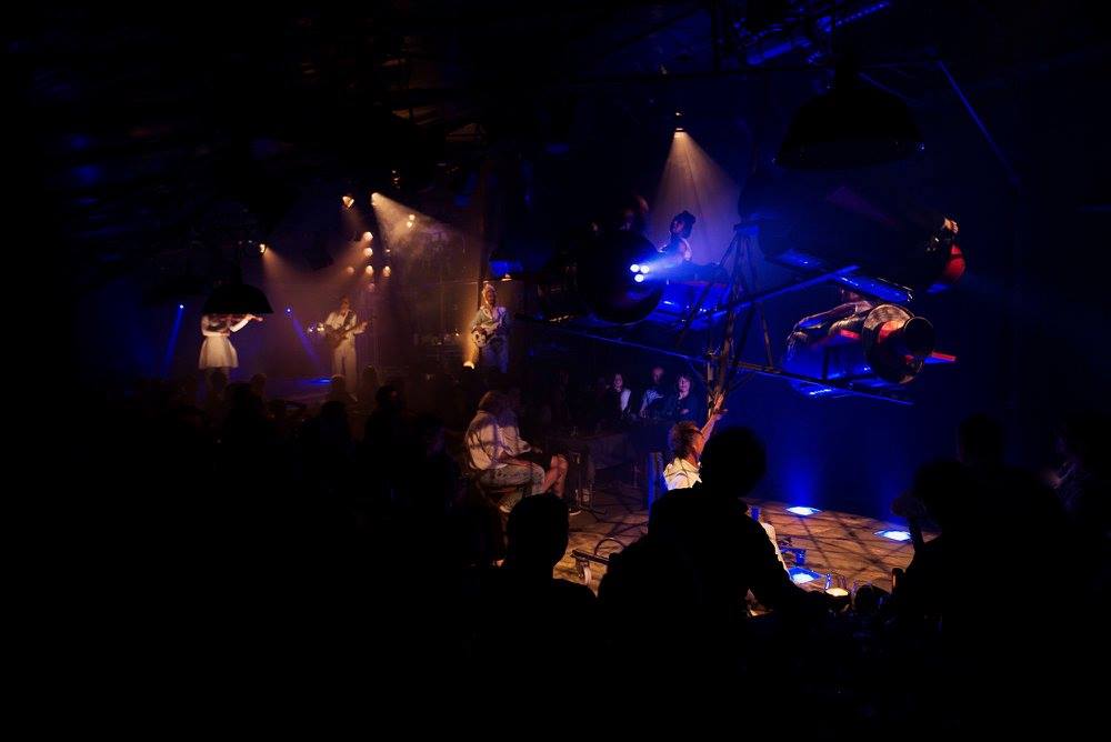 Broadway Variété "La Rakete" - Laura Lippert